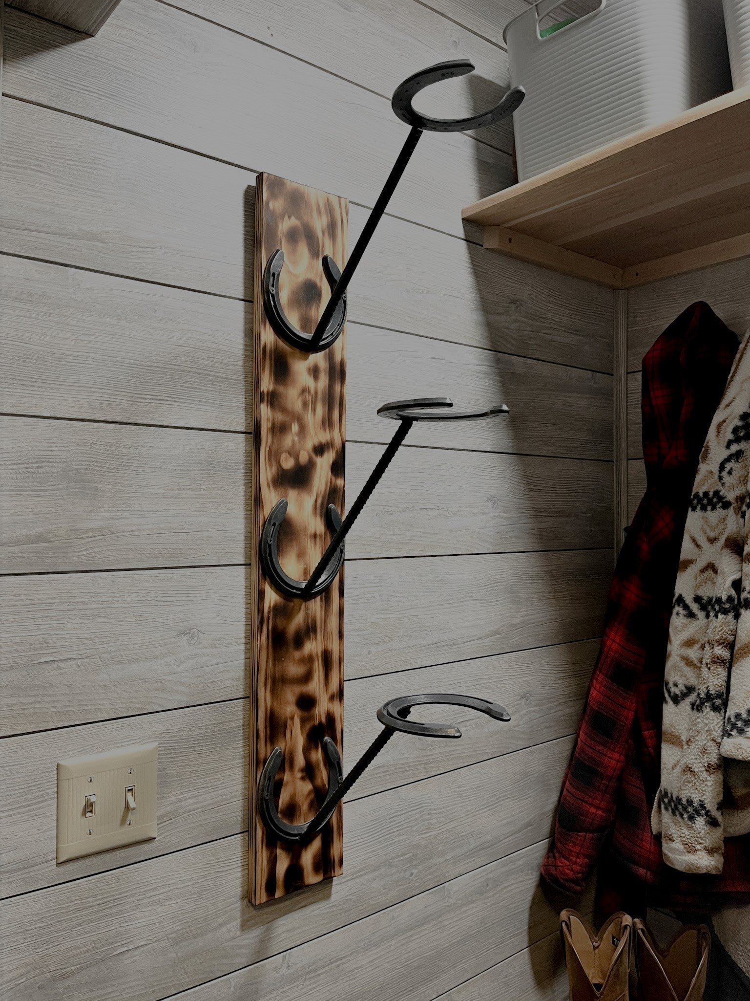 Single Horseshoe Hat Rack Cowboy Horseshoe Hat Rack Black | Desert